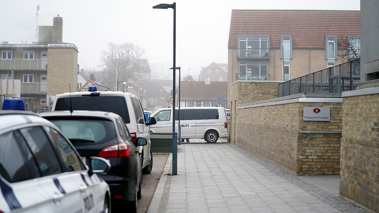 19 årig Fængslet Ung Mand Tæsket Afklædt Og Filmet Under Voldsom