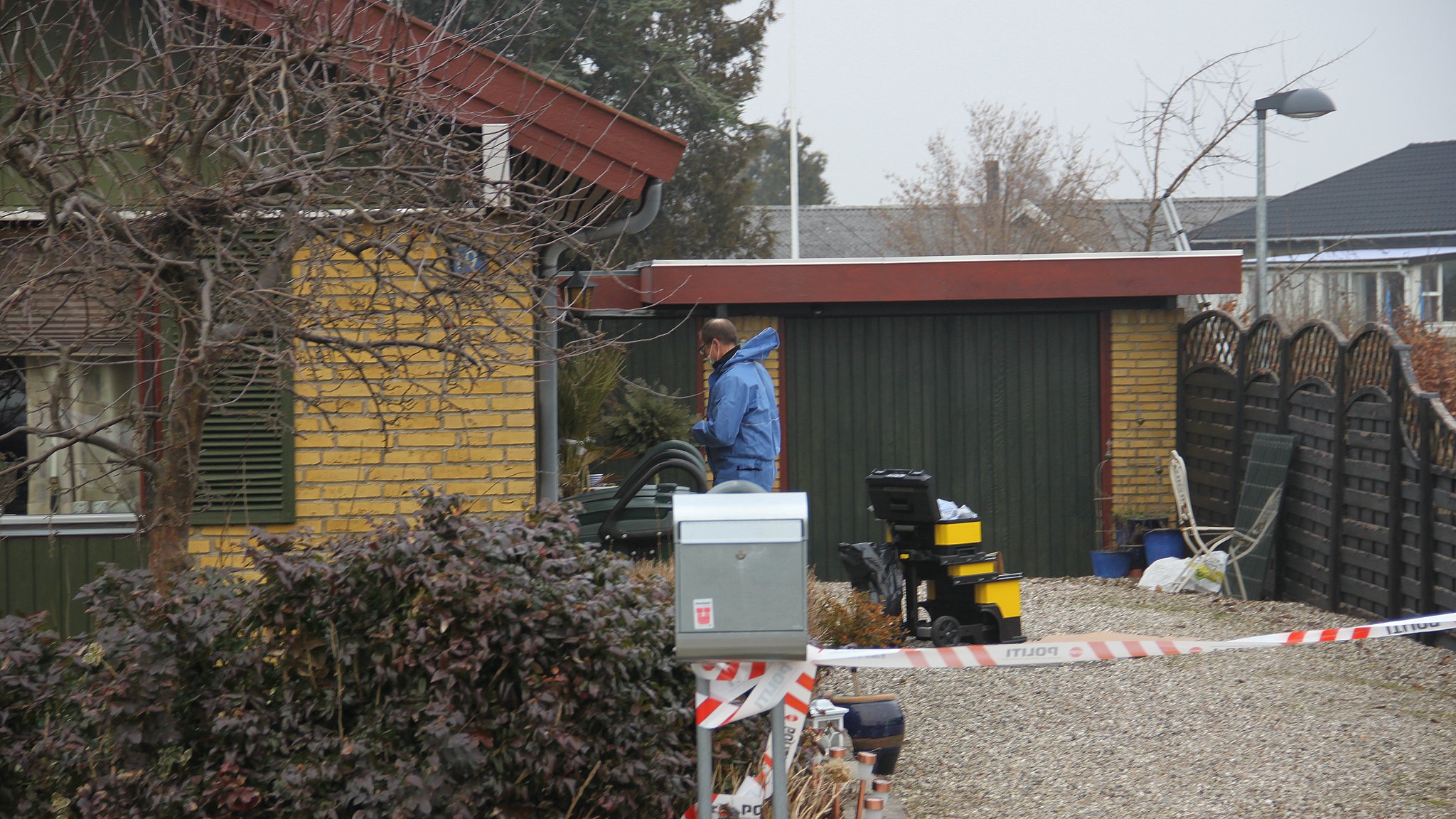 82-årig kvinde bagbundet af maskerede røvere ved hjemmerøveri | TV2 ØST 82-årig kvinde bagbundet af maskerede røvere ved hjemmerøveri | TV2 ØST