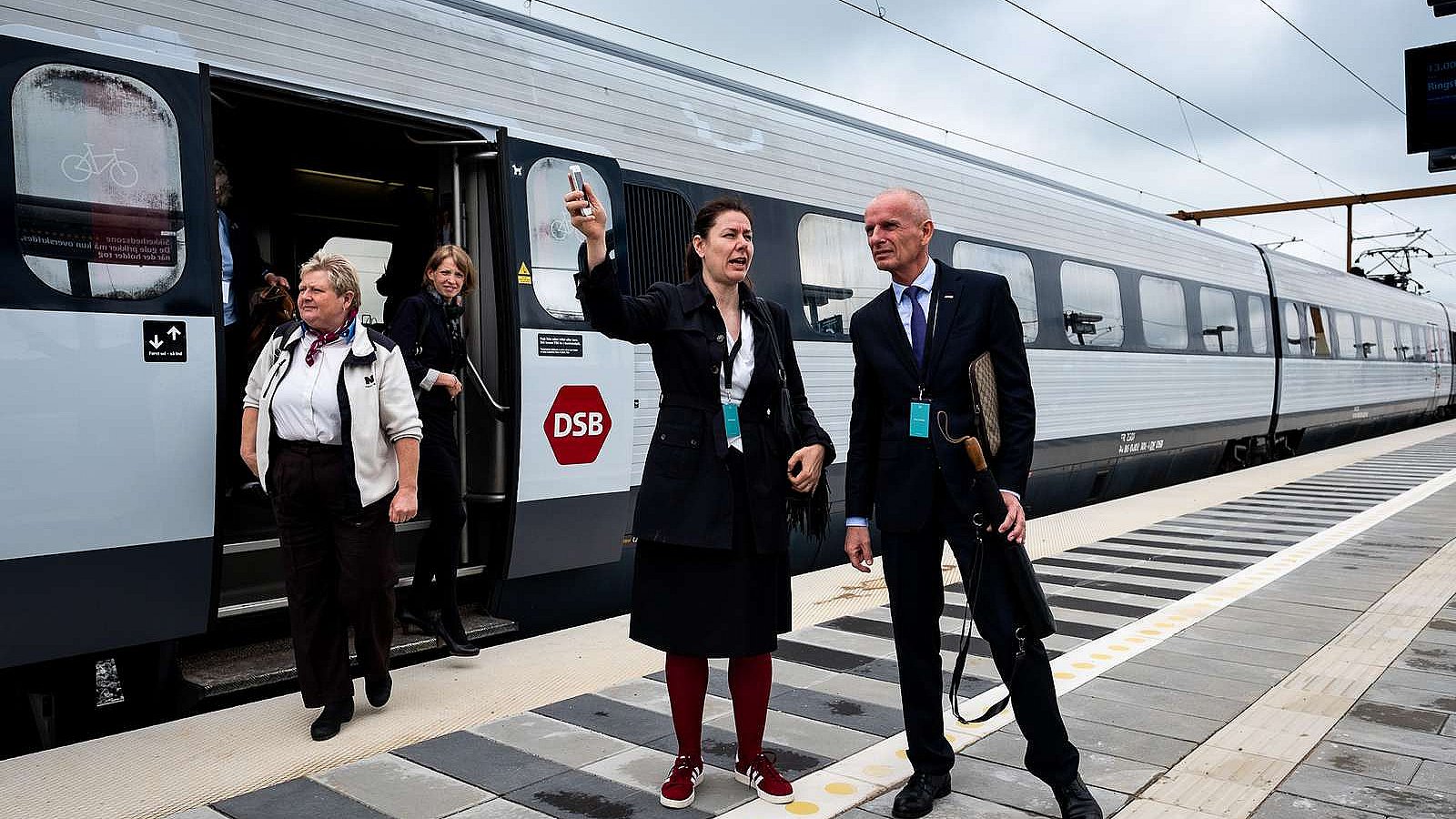 DSB indsætter togbusser - tog kan ikke køre | TV2 ØST DSB indsætter togbusser - tog kan ikke køre | TV2 ØST